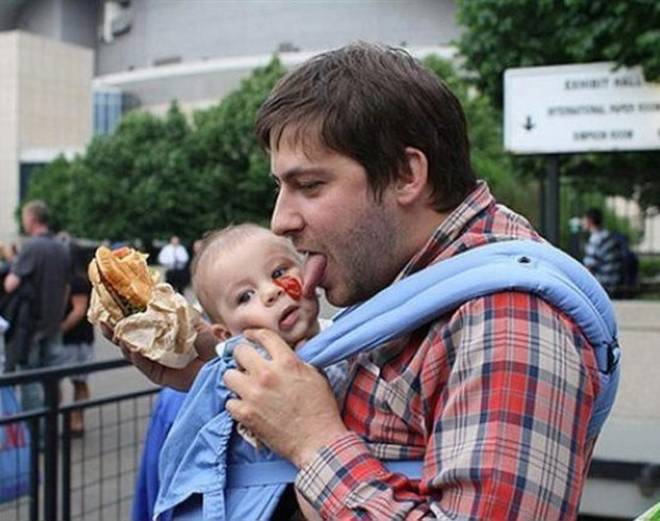 14 Motivi Per Cui Non Bisogna Mai Lasciare I Papà Soli Con I Figli | RDD