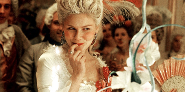 Quelle ultime parole di Maria Antonietta, sposa a 15 anni, decapitata a ...