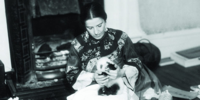 Ruth Harkness, la ragazza con il panda Su Lin, il primo a lasciare la ...