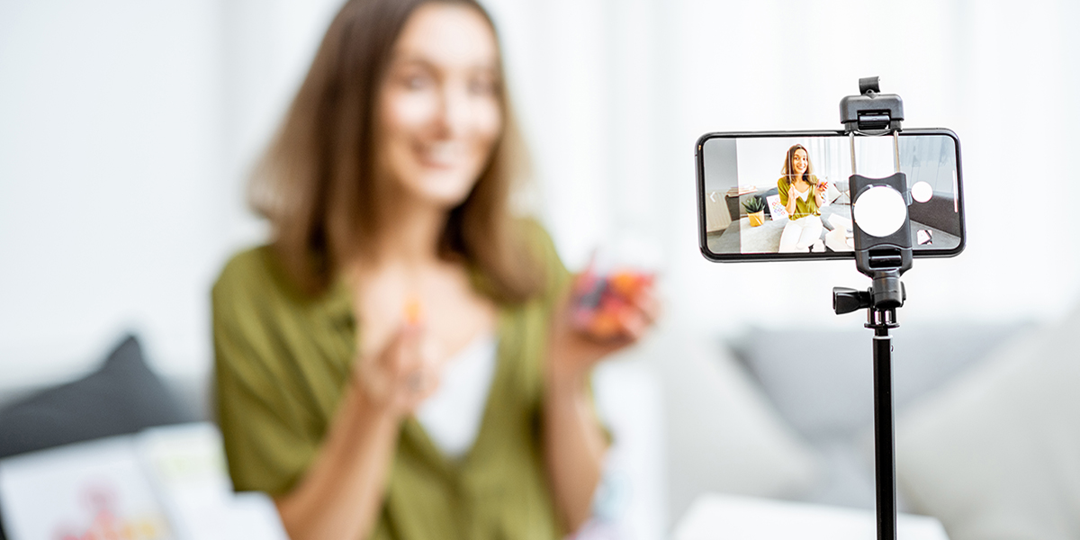 Deinfluencing: chi sono gli anti influencer dei social | RDD