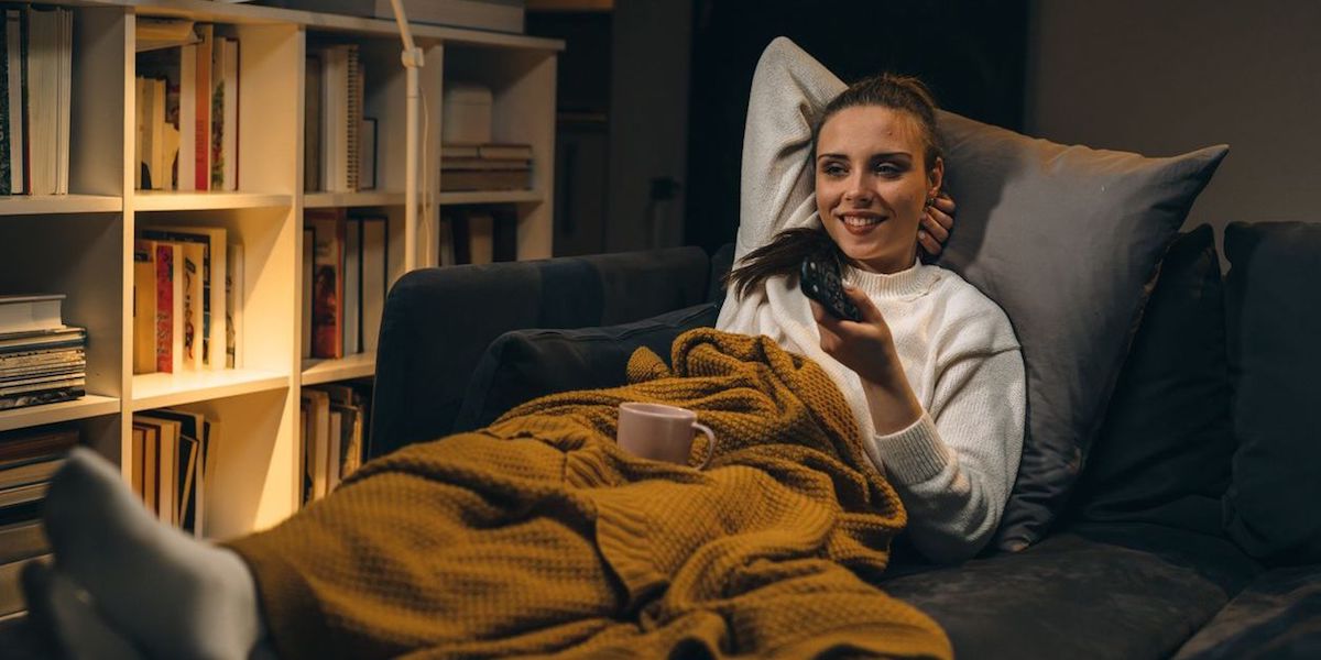 Comfort show, il potere terapeutico (e i rischi) delle serie TV | RDD