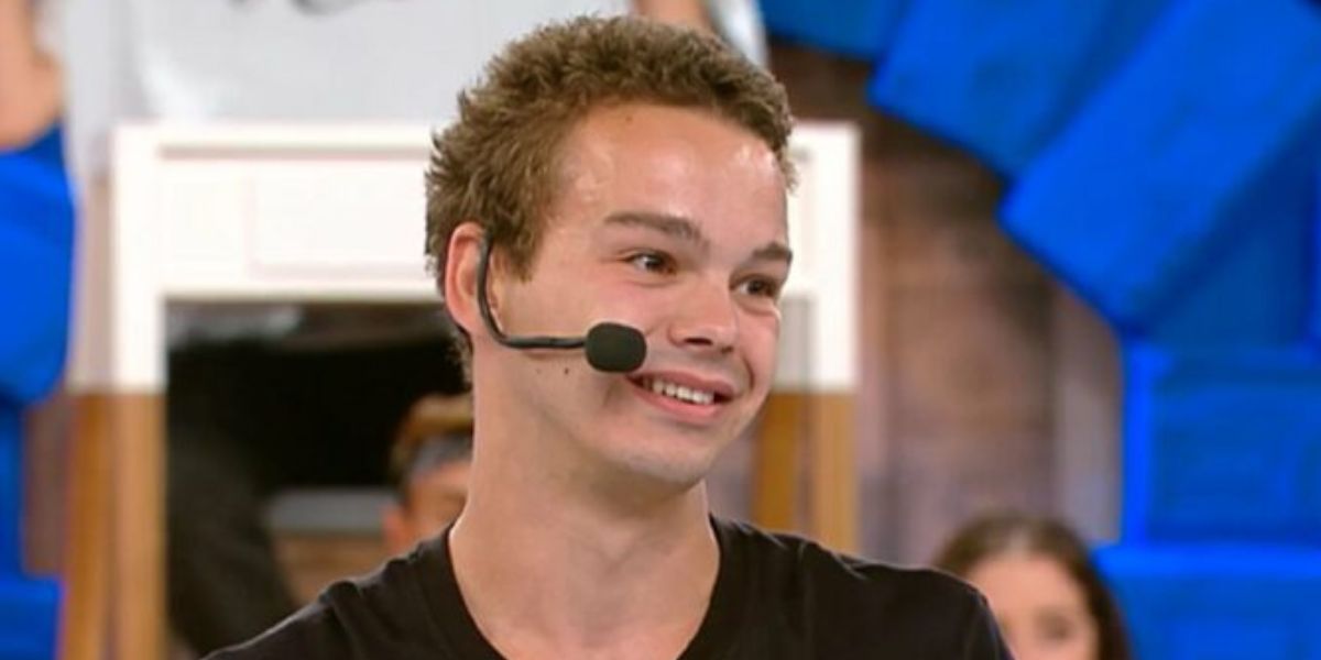 Andre (Andrea Mandelli) di Amici e il canto in orfanotrofio | Roba da Donne