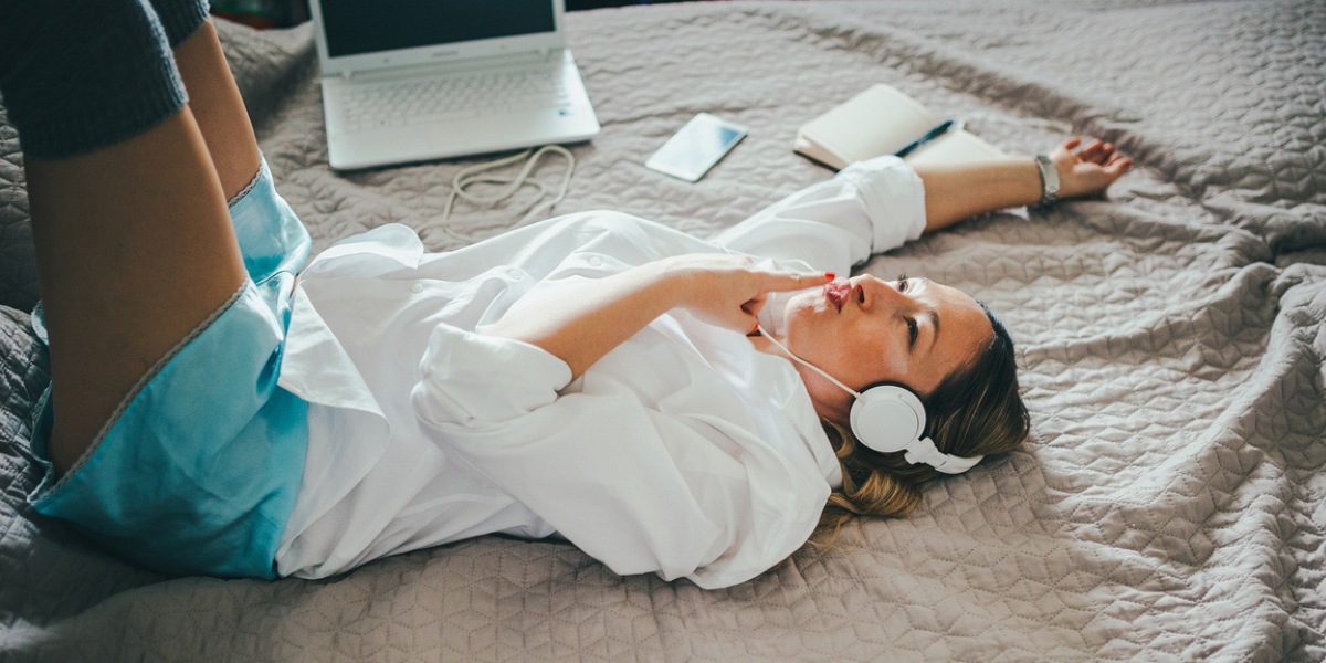 Terapia del suono: rumore rosa, bianco, marrone, verde o blu? | RDD