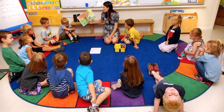 Circle time: cos'è, le 5 regole e i benefici | Roba da Donne