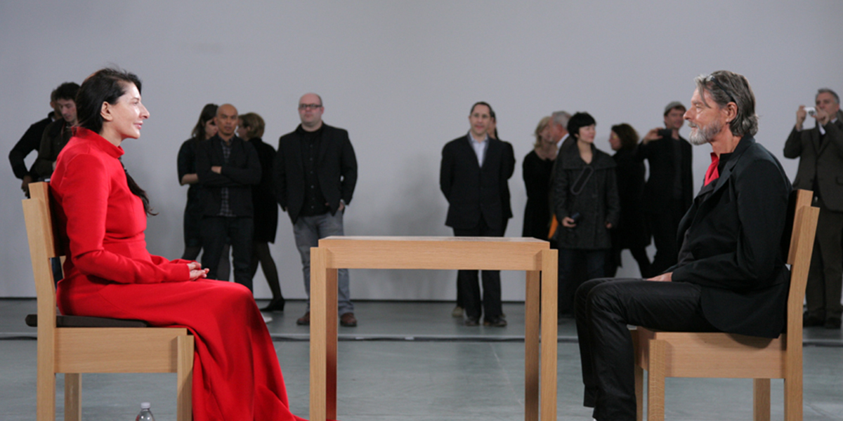 Addio a Ulay, che con Marina Abramović trasformò una storia d'amore in ...