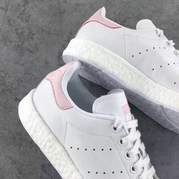 Sneakers 2017: Adidas Stan Smith Boost e Puma Suede Heart - Roba da Donne